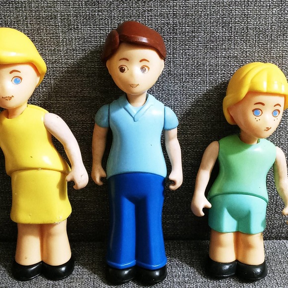 loving family | Toys | Vintage Little Tikes Dollhouse Family 5 Figures Mom Dad Girl Boy Mt ...